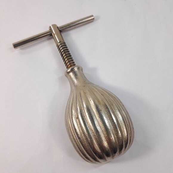 Kitchen | Vintage Nut Shell Cracker Twist Handle Metal Tbar Handheld ...